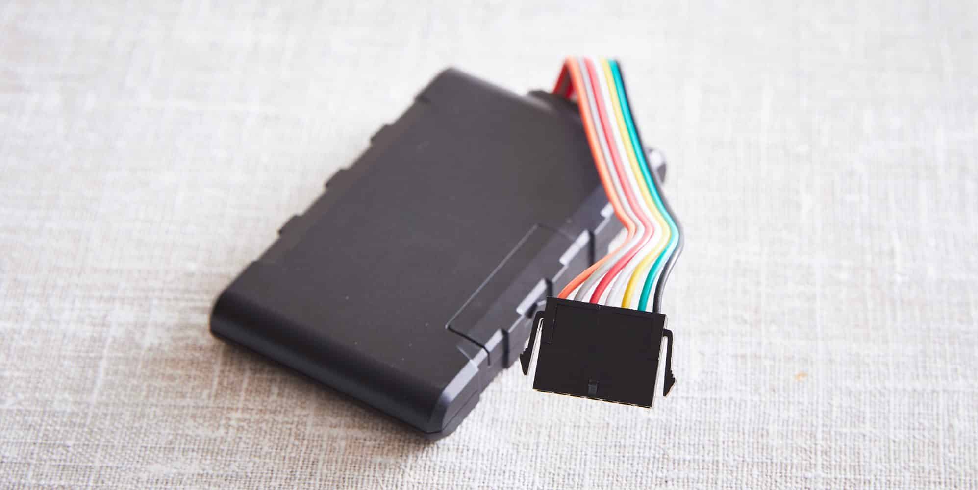 GPS Tracking Devices for Fleet Vehicles: Features and Benefits