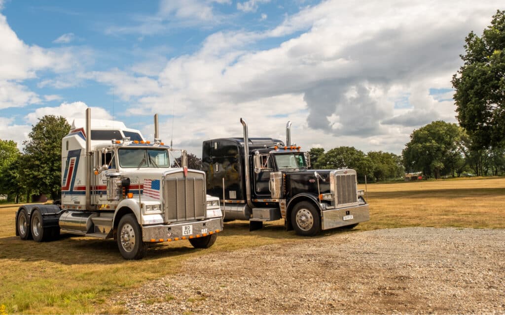 How to Do a Truck Driver Log Book: Paper Logs vs. Electronic Logs, HOS ...