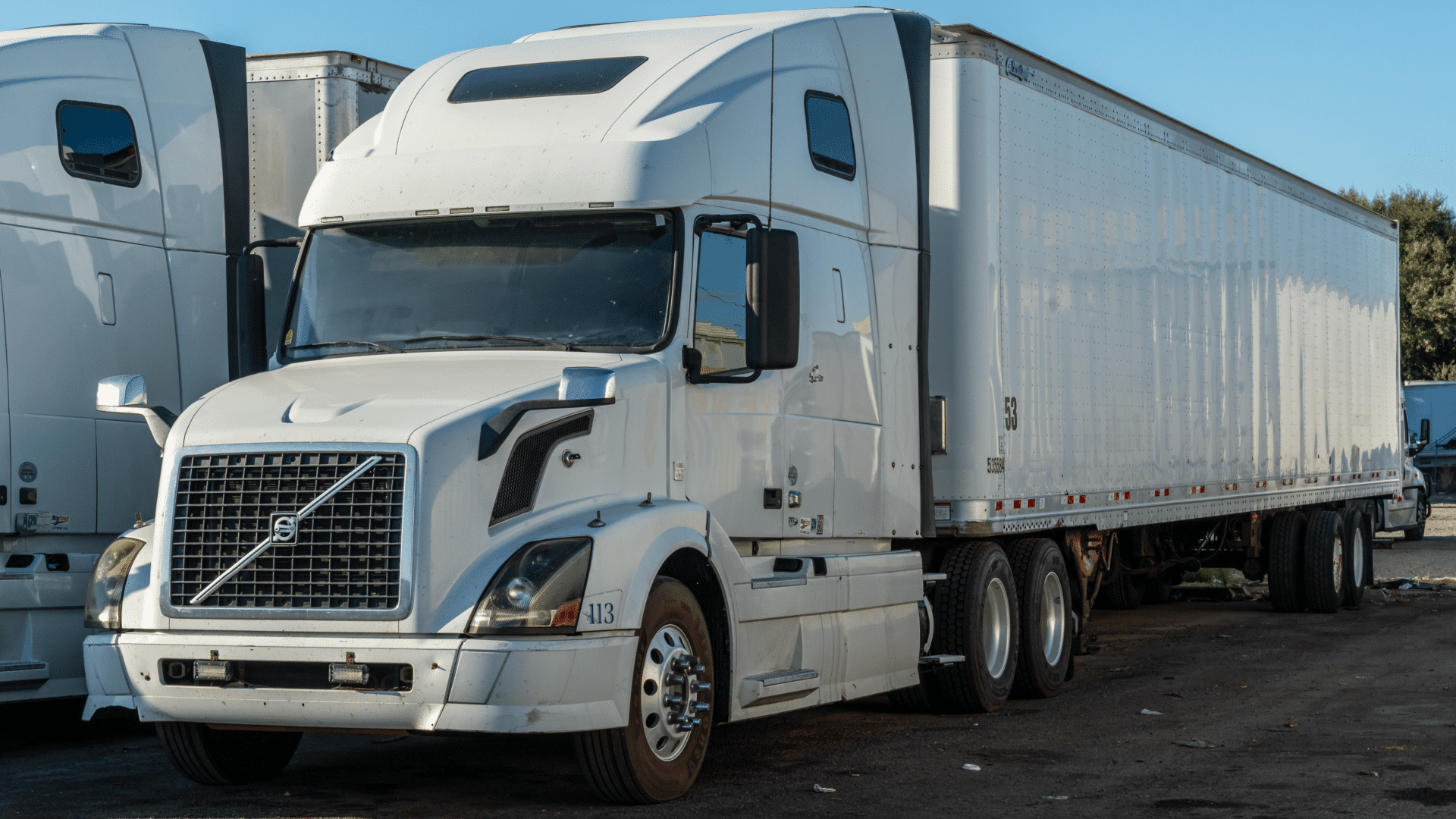 How to Do a Truck Driver Log Book: Paper Logs vs. Electronic Logs, HOS ...