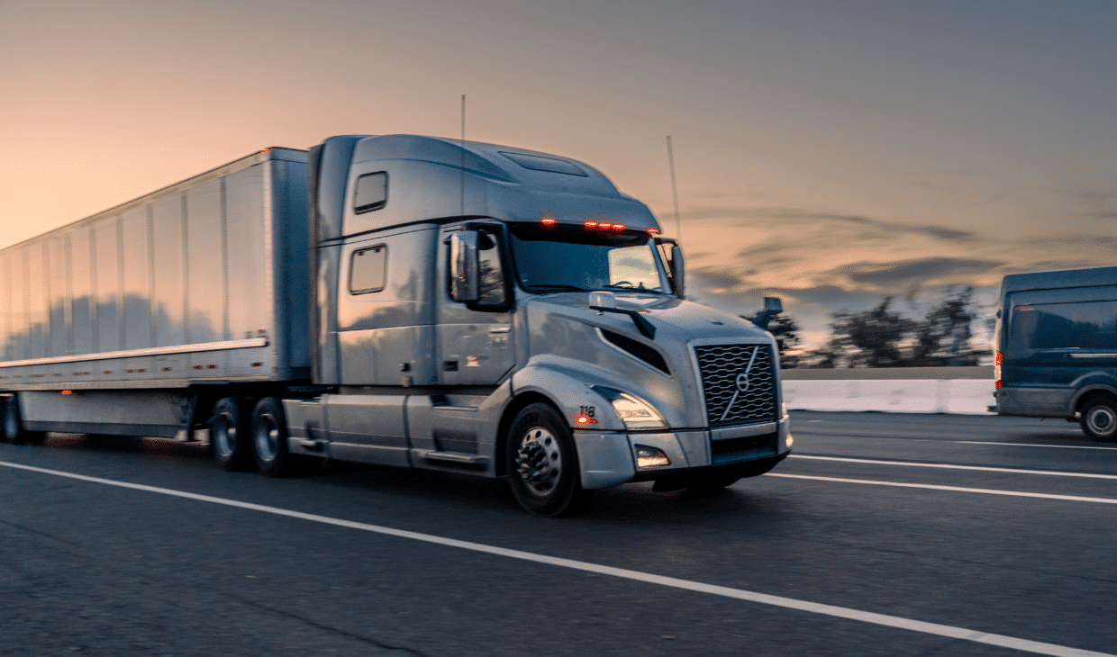 How to Do a Truck Driver Log Book: Paper Logs vs. Electronic Logs, HOS Rules and Exemptions
