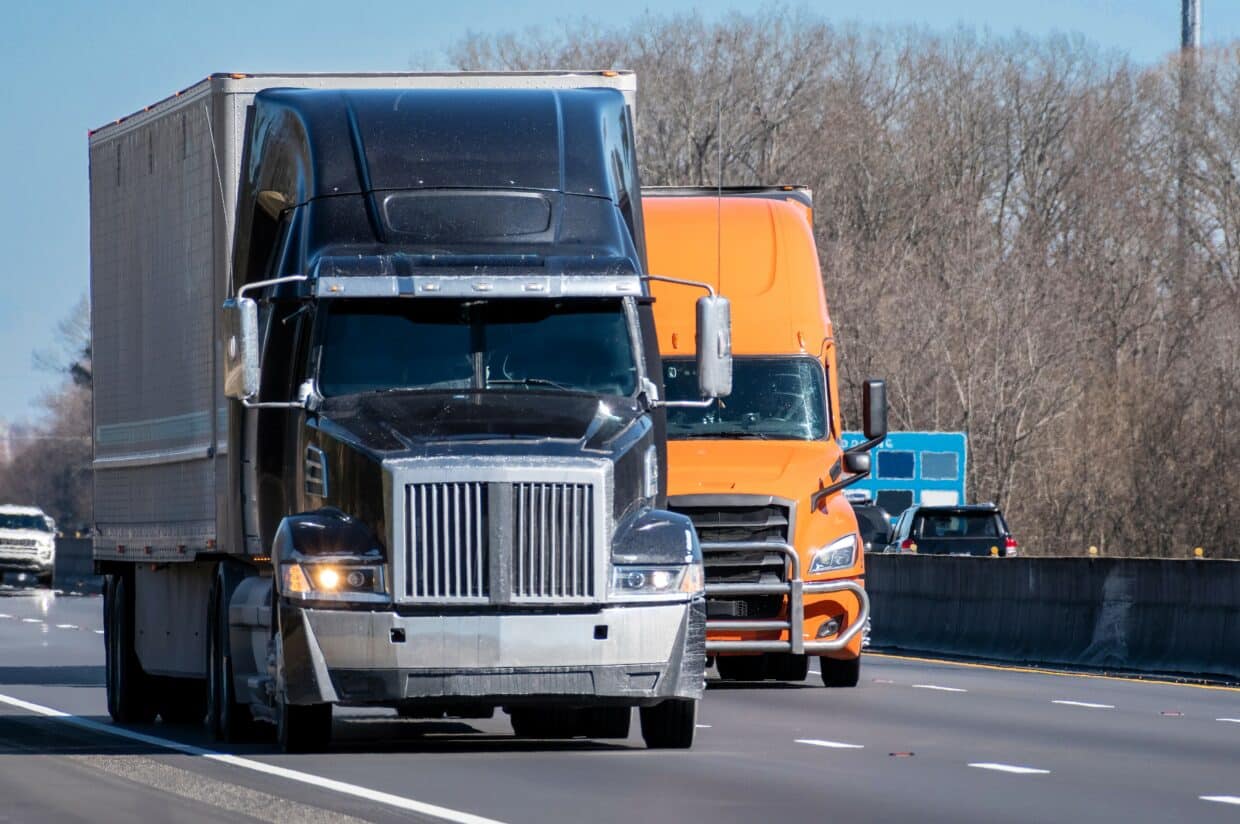 Best GPS Tracker for Fleet Vehicles | HOS247