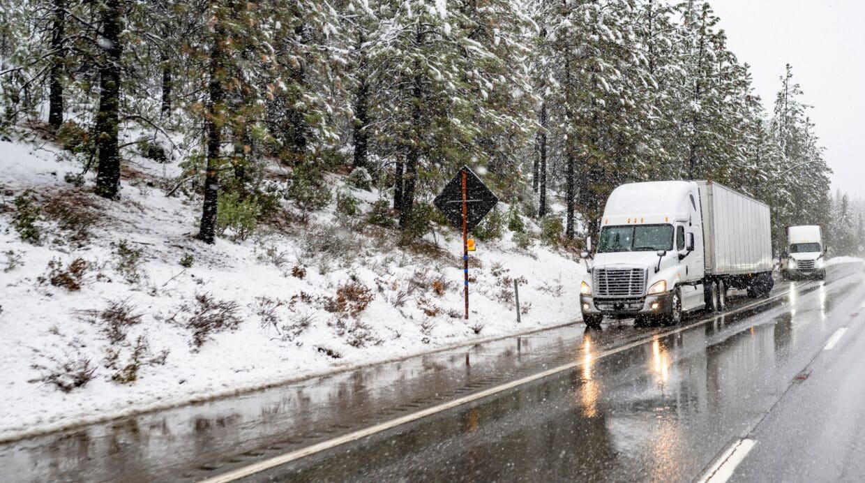 Electronic Logbook for Truckers: Key Features, Compliance Requirements ...